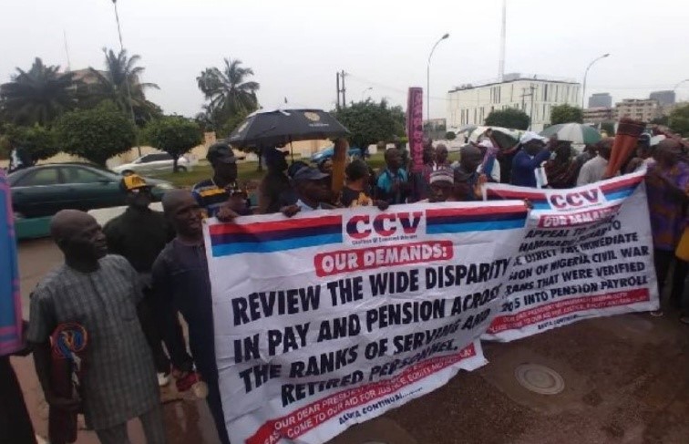 Retired military officers block Defence Headquarters over unpaid ...